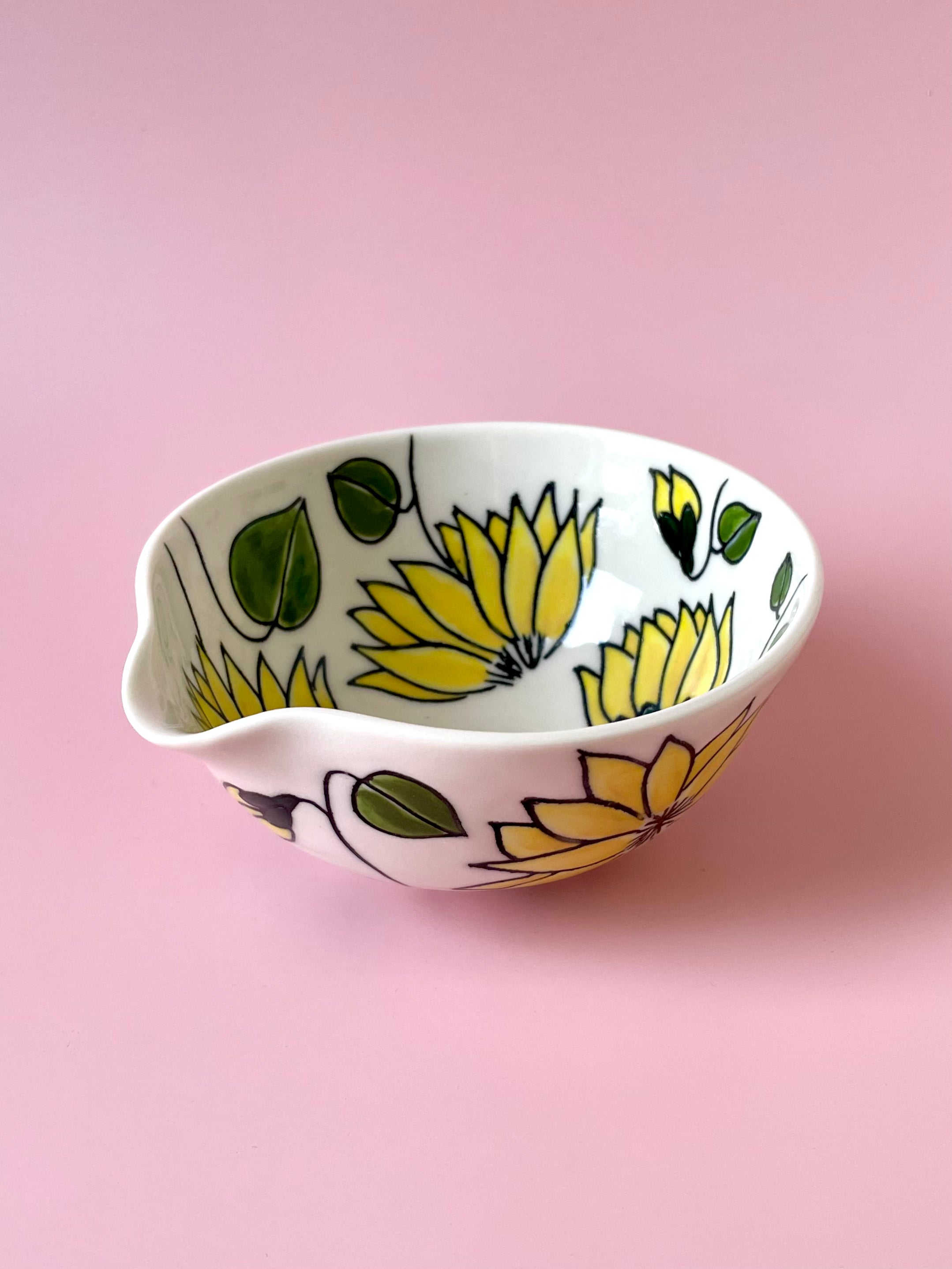 Small porcelain pouring bowl with sunflower design – Juni Margrie Ceramics